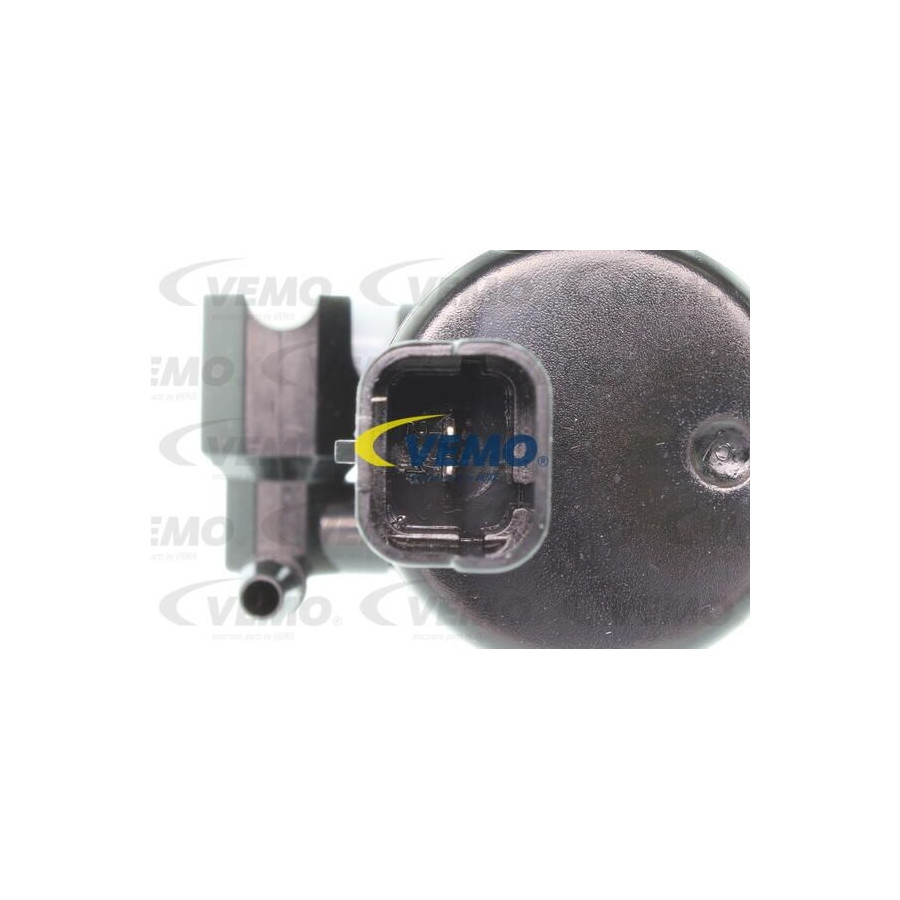 Water Pump, headlight cleaning Original VEMO Quality | Winparts.ie ...